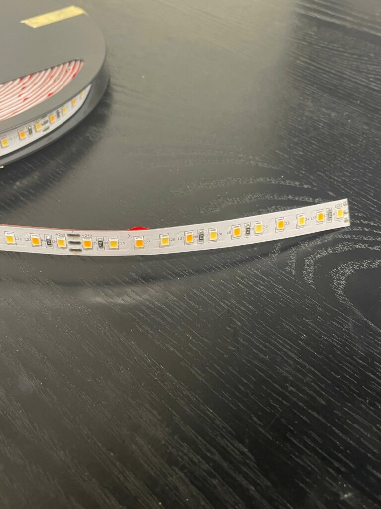 LED pásek CCT 18W 24V 2700-6500K | led pásky | VALMAX